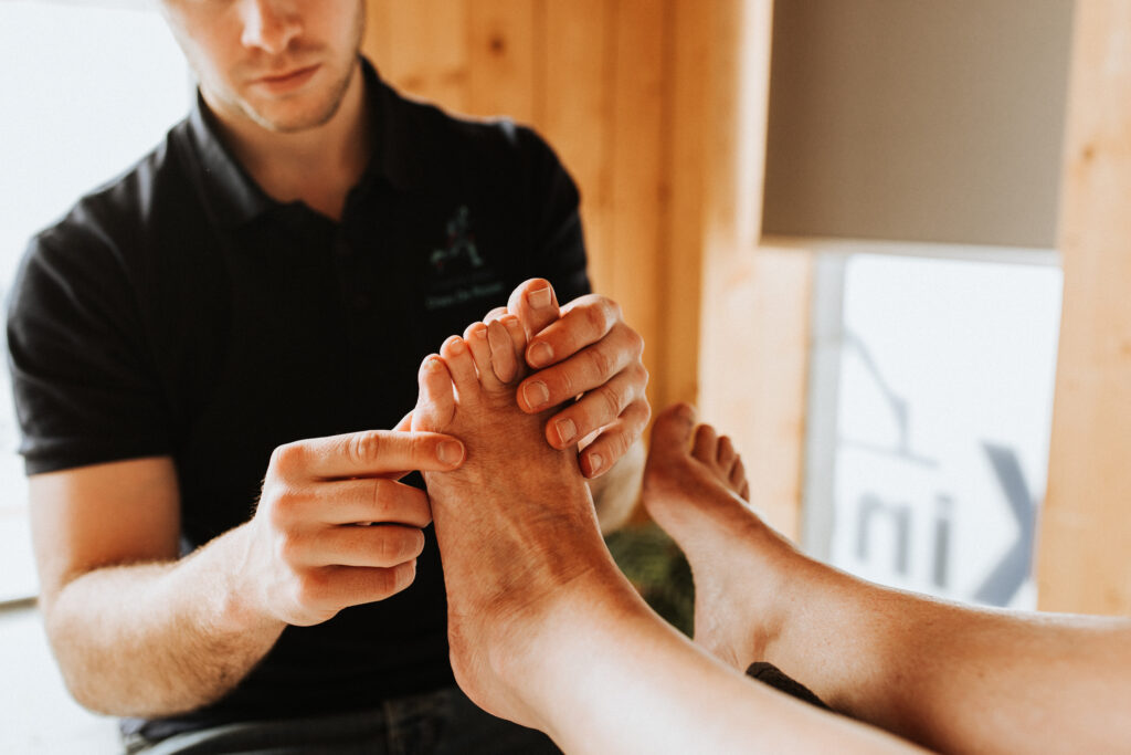 Pijn aan de voorvoet? Wat is dit nu en wat kan je er aan doen ...